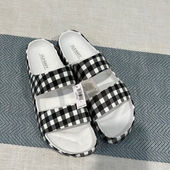 Old Navy | Shoes | Old Navy Slides We With Tags Two Sizes 8 And 9 ...